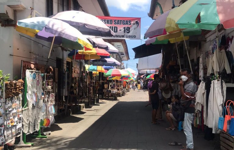 Destinasi Wisata Buka, Pasar Ubud Sepi Pengunjung - Pos Merdeka