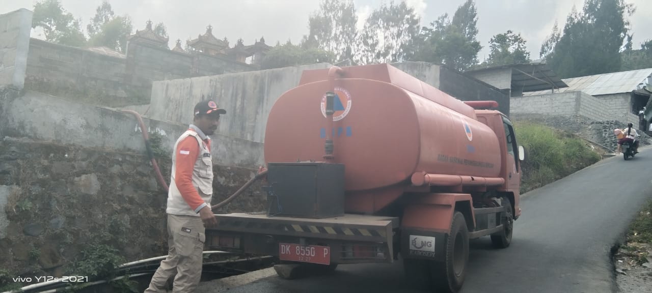 BPBD-Damkar Bangli Distribusikan 165.000 Liter Air Bersih ke Desa ...