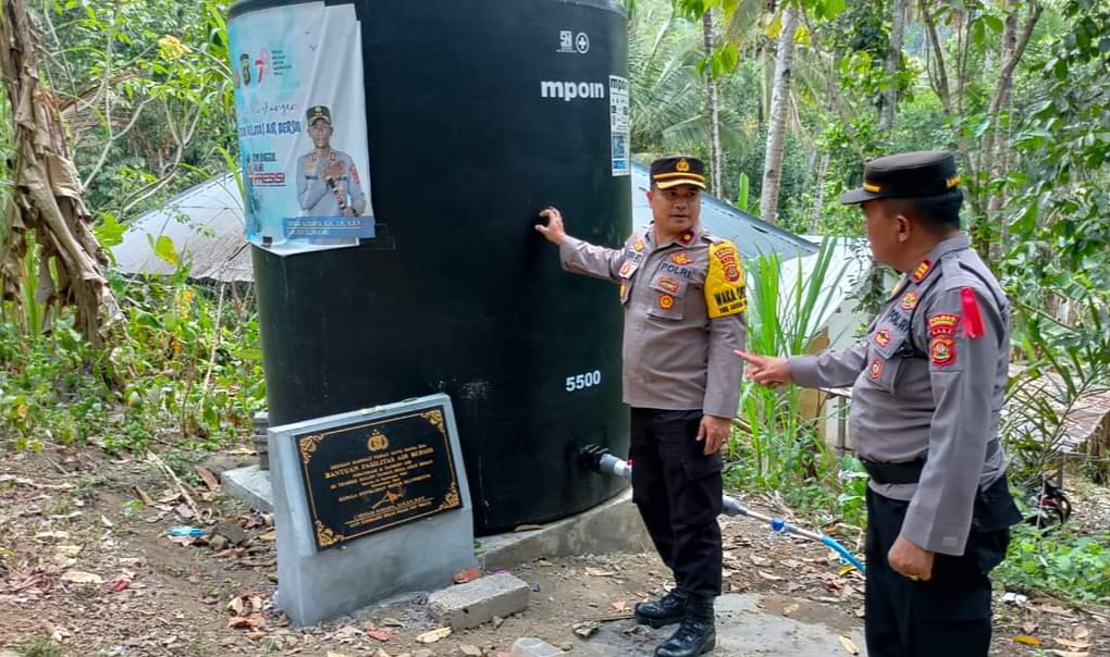 Wakapolres Klungkung Tinjau Fasilitas Air Bersih di Desa Besan - Pos ...