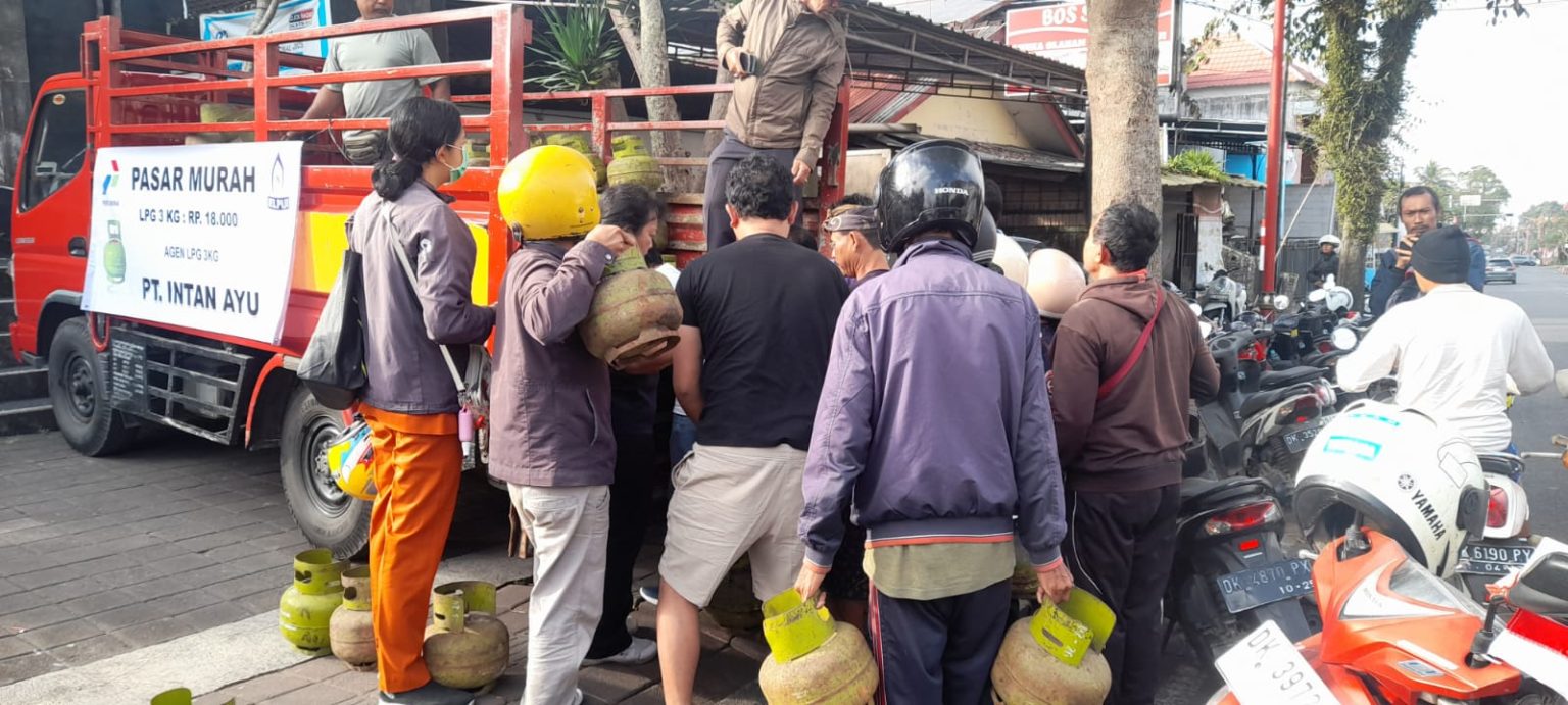 Dalam 30 Menit, 100 Gas Melon di Bangli Amblas Terjual - Pos Merdeka